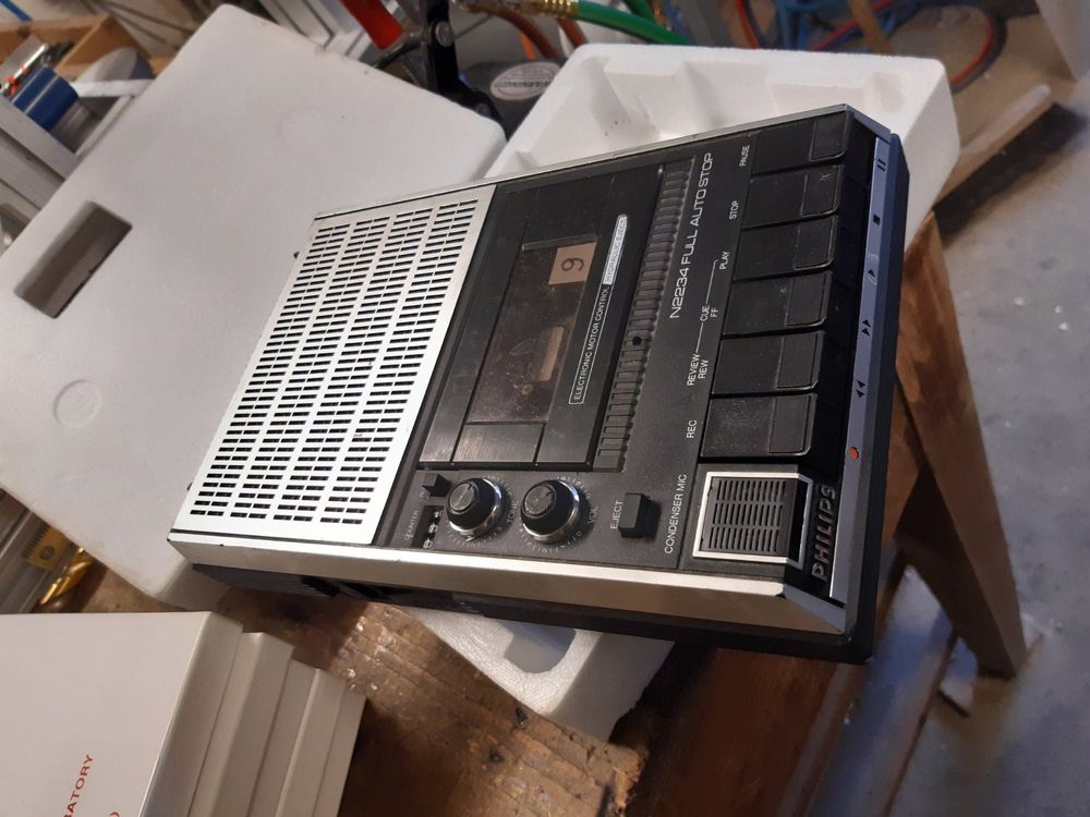 VINTAGE Philips Cassette Player (Gebraucht) in für CHF 45 – mit ...