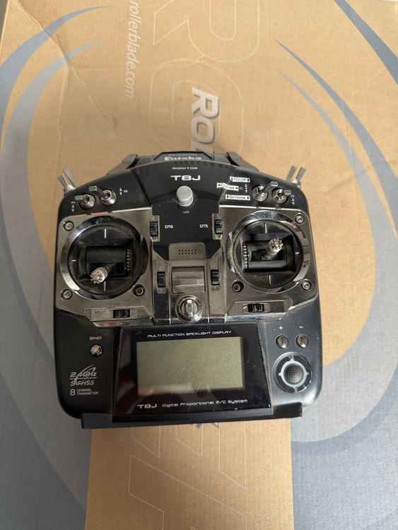 Radiocommande Futaba T8J 2.4GHz d'occasion (Gebraucht) in DORENAZ für ...