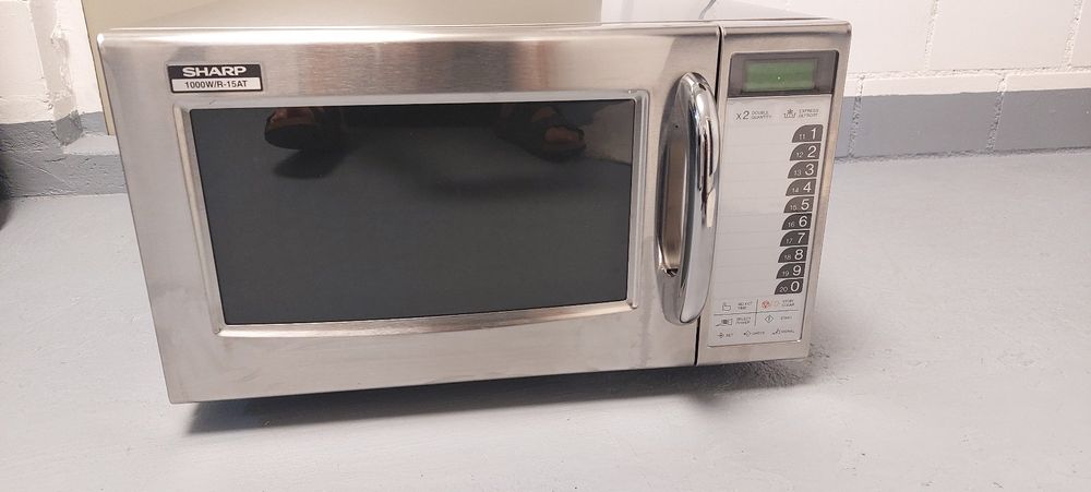 Sharp-Mikrowelle-R15AT-Silber | Kaufen auf Ricardo