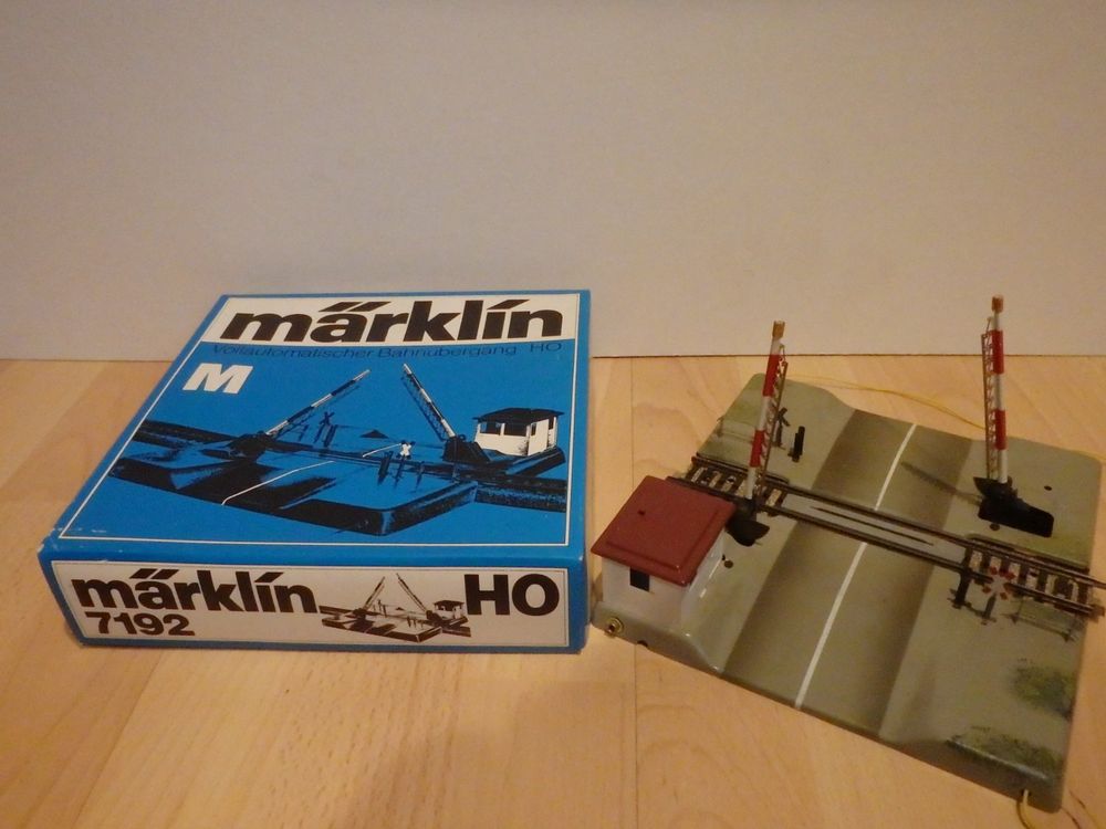 Märklin Bahnübergang vollautomatisch - Art.Nr. 7192 (Gebraucht) in ...