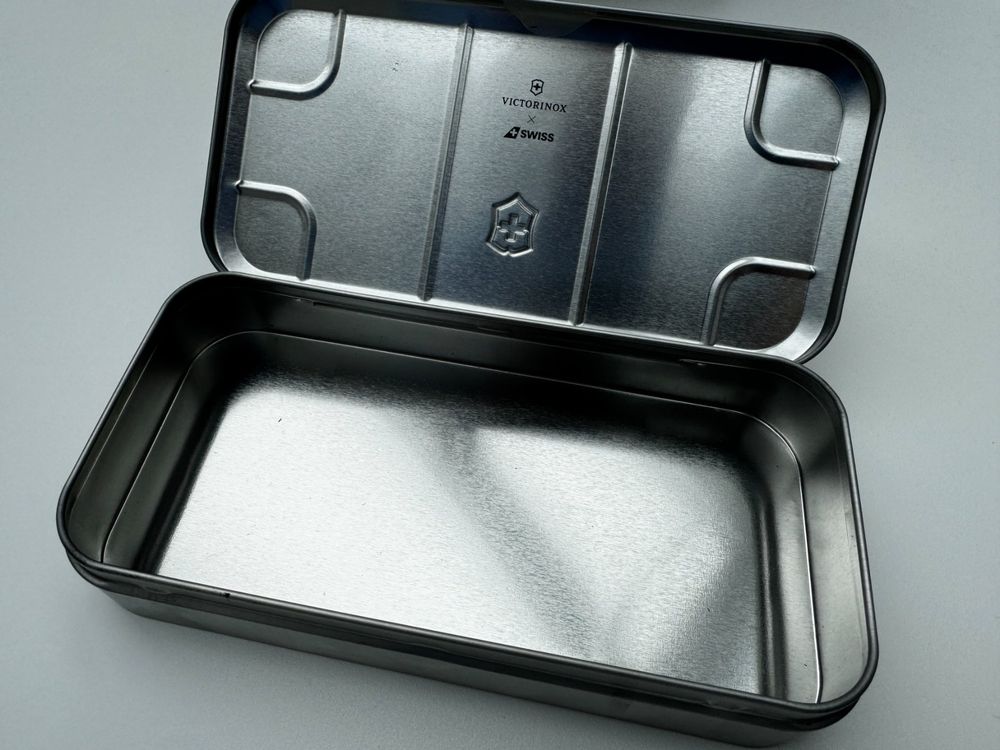 Victorinox - SWISS Stahlbox Silber, mit Klappdeckel (Neu (gemäss ...