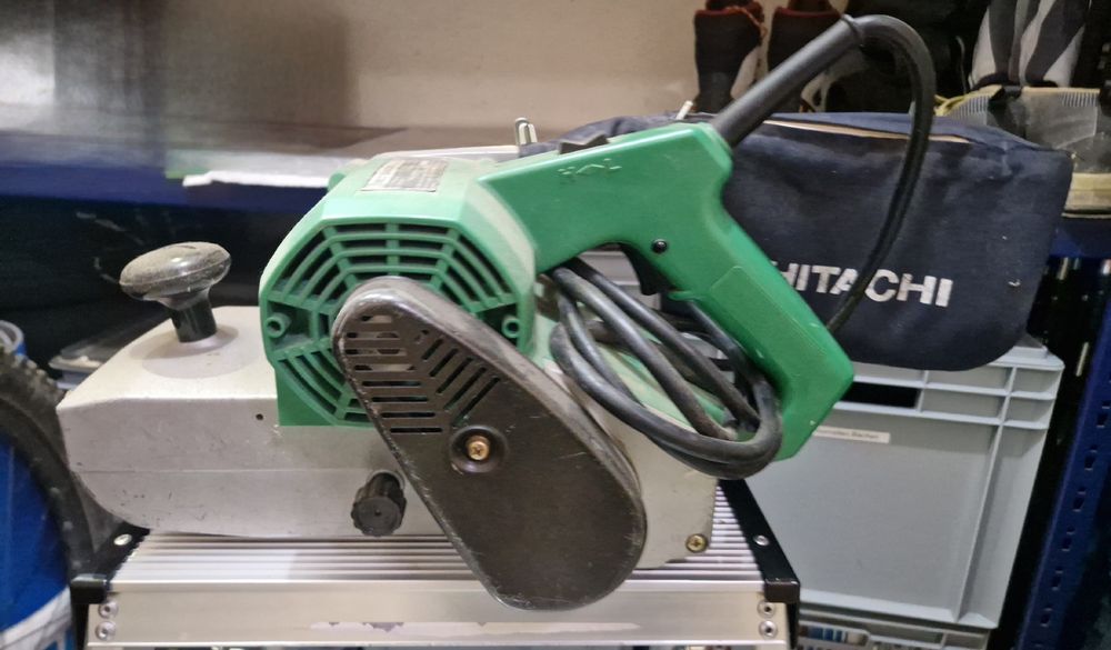 Hitachi Bandschleifer SB-110 (Gebraucht) in Röschenz für CHF 70 – mit ...