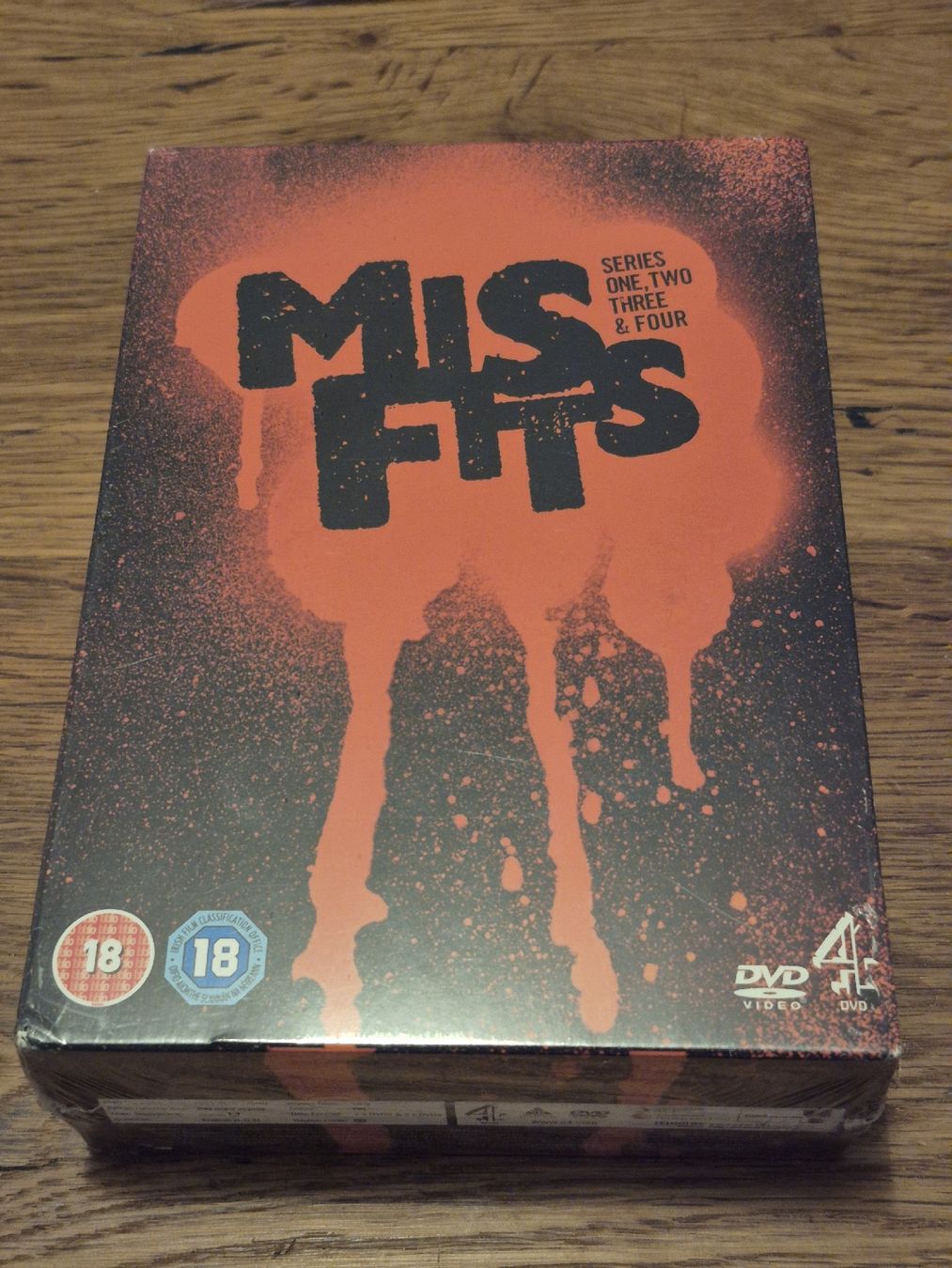 Misfits - Series 1 - 4 English Version Code 2 (DVD) NEU OVP (Neu und ...