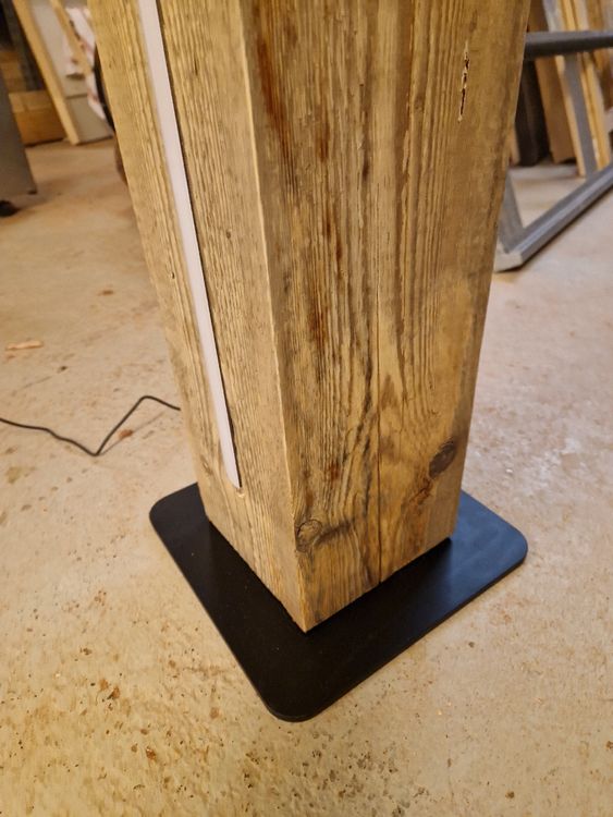 Holzbalken Lampe LED aus Altholz gebürstet mit Alu Sockel (Neu und originalverpackt) in Reinach ...