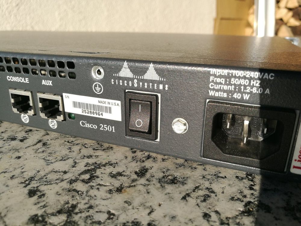 Cisco 2501 Router (Gebraucht) in Wernetshausen für CHF 2 – mit ...