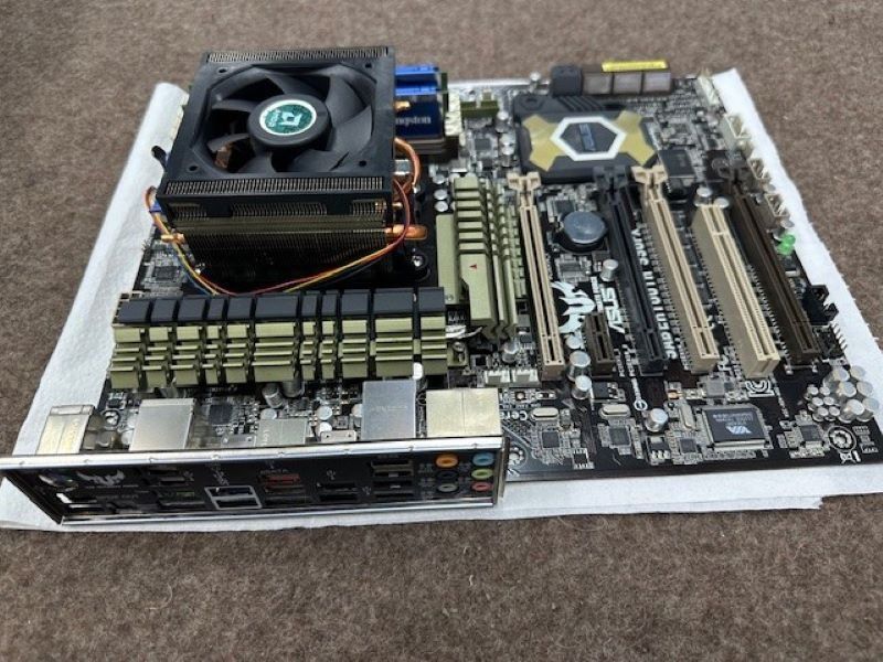 ASUS AM3+ Mainboard inkl. Zubehör | Kaufen auf Ricardo