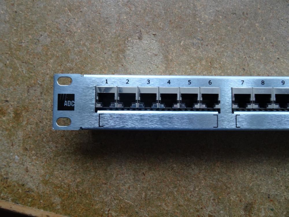ADC Kupplungs Patch Panel 24 x RJ45 1HE 19" | Kaufen auf Ricardo
