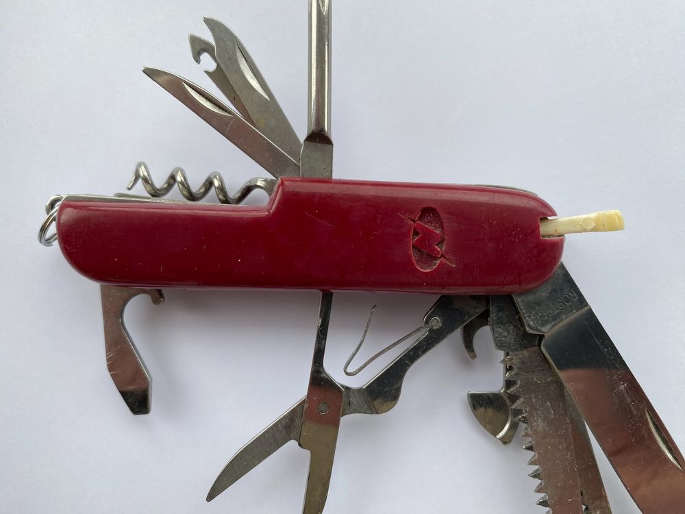 Sackmesser 13-teilig Victorinox mit unbekanntem Logo (Gebraucht) in St ...