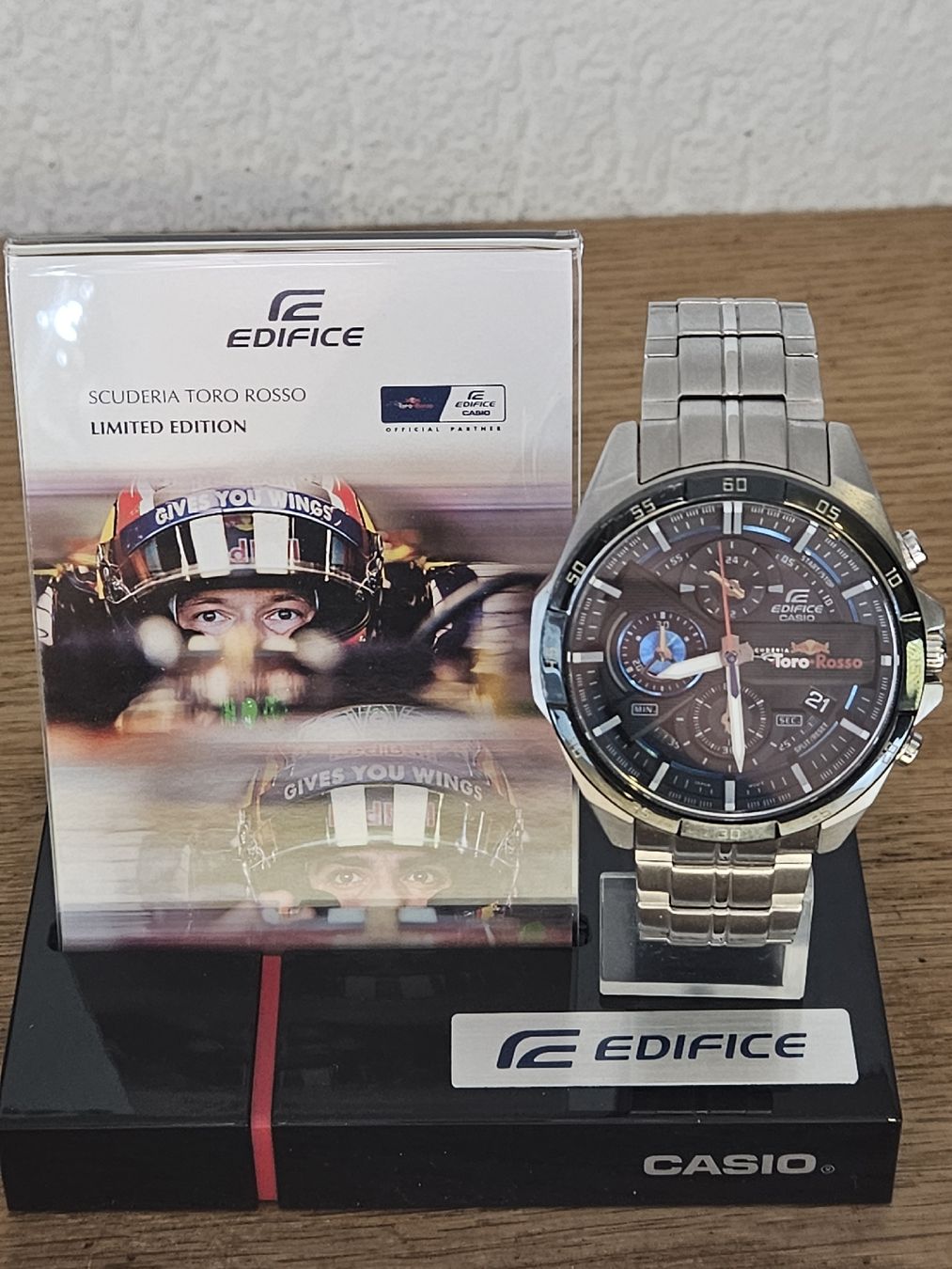 Casio Edifice Toro Rosso Herrenuhr Chrono 46mm mit Box (Gebraucht) in ...