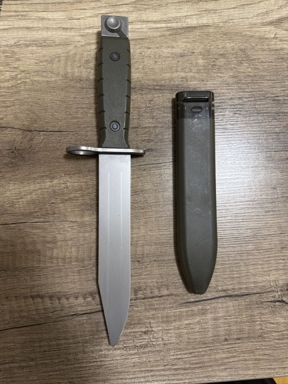 Couteau Sig Stgw 90 (D'occasion) à Lausanne pour CHF 90 – avec ...