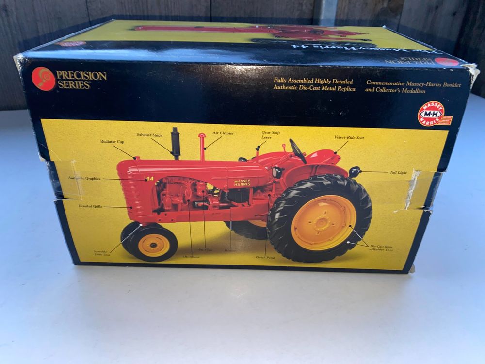Ertl Precision Series Massey Massey Harris 44 1:16 (Neu und ...