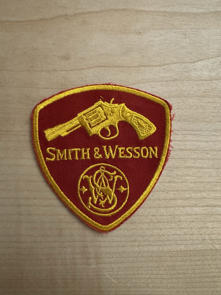 Smith & Wesson Bagde (Gebraucht) in Basel für CHF 1 – mit Lieferung auf ...