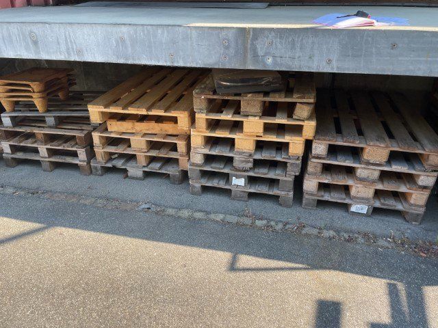 Posten ca. 15 Europaletten (Lot 203) Standort Trimbach | Kaufen auf Ricardo