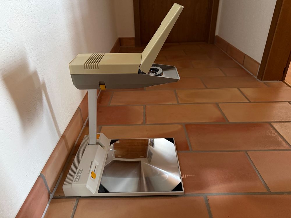 Hellraum-Projektor, top Zustand (Gebraucht) in Schönenwerd für CHF 50 ...