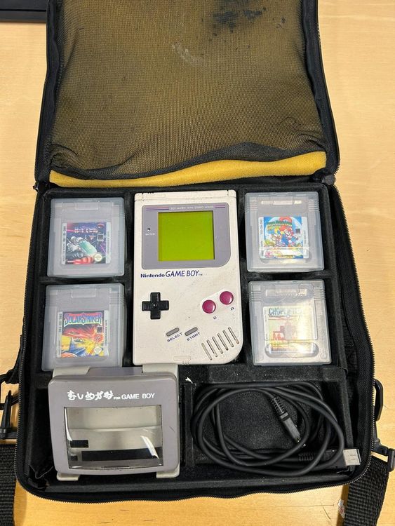 Gameboy mit Tasche, Lupe, Verbidungskabel und 9 Spielen (Defekt) in ...