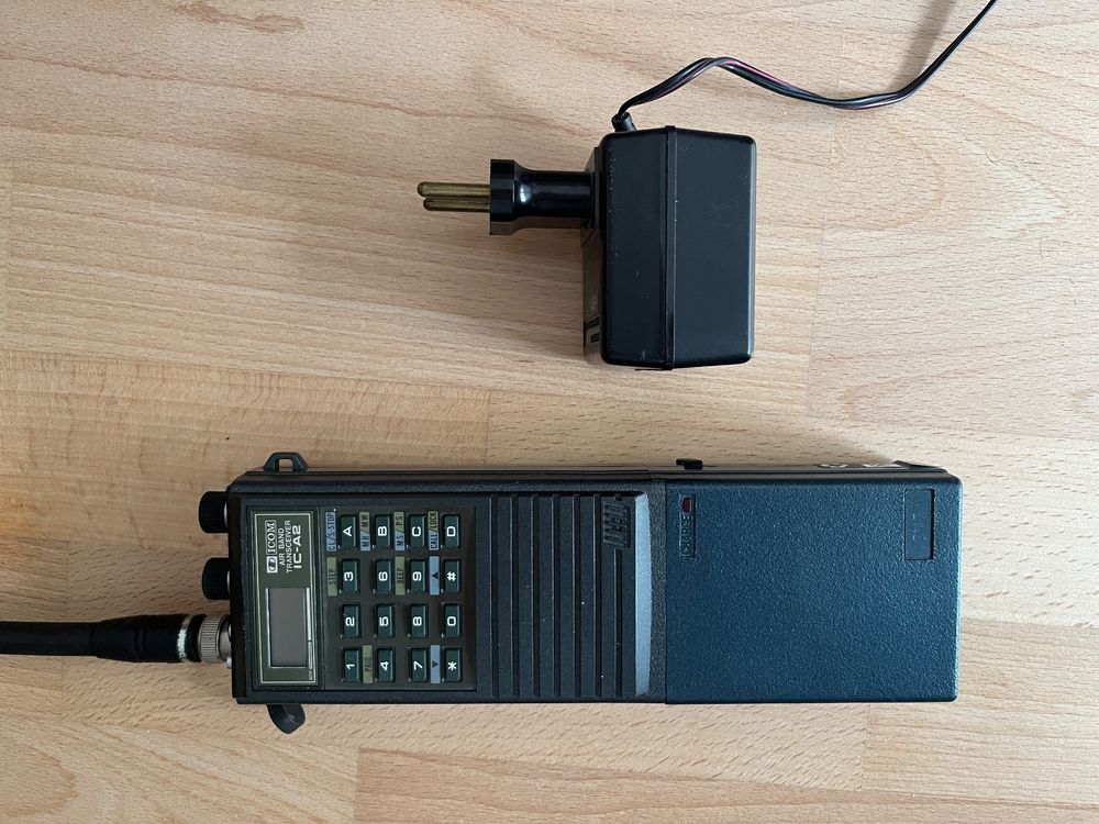 Flugfunkgerät ICOM IC-2 (alte Generation) (Gebraucht) in Wernetshausen ...