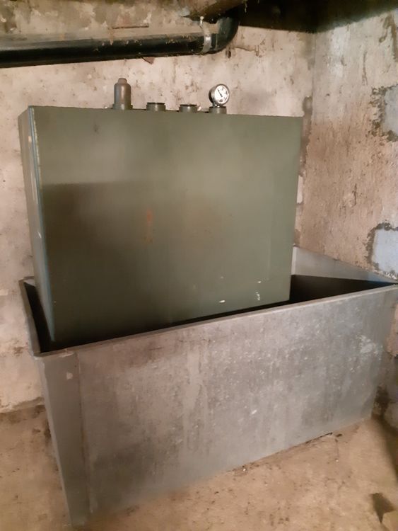 Citerne à Diesel 1000 l avec pompe (D'occasion) à Cudrefin pour CHF 100 ...