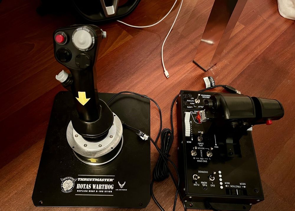 Thrustmaster TM Hotas Warthog Joystick, PC (Gebraucht) in Binz für CHF ...