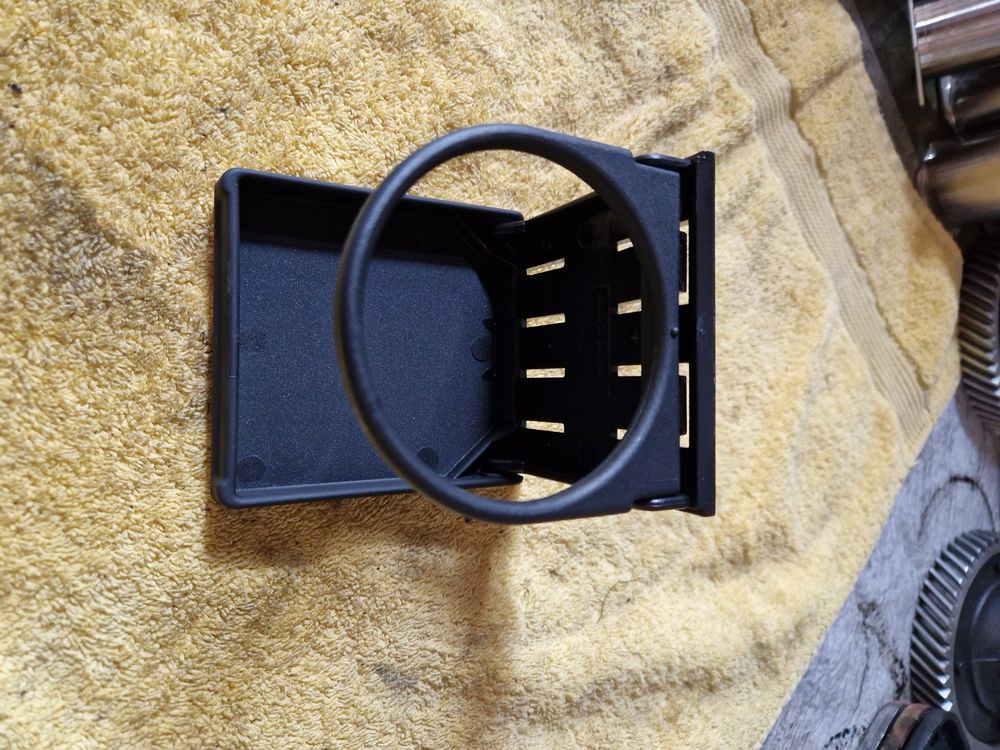 Becherhalter (Neu (gemäss Beschreibung)) in Islikon für CHF 5 – mit ...