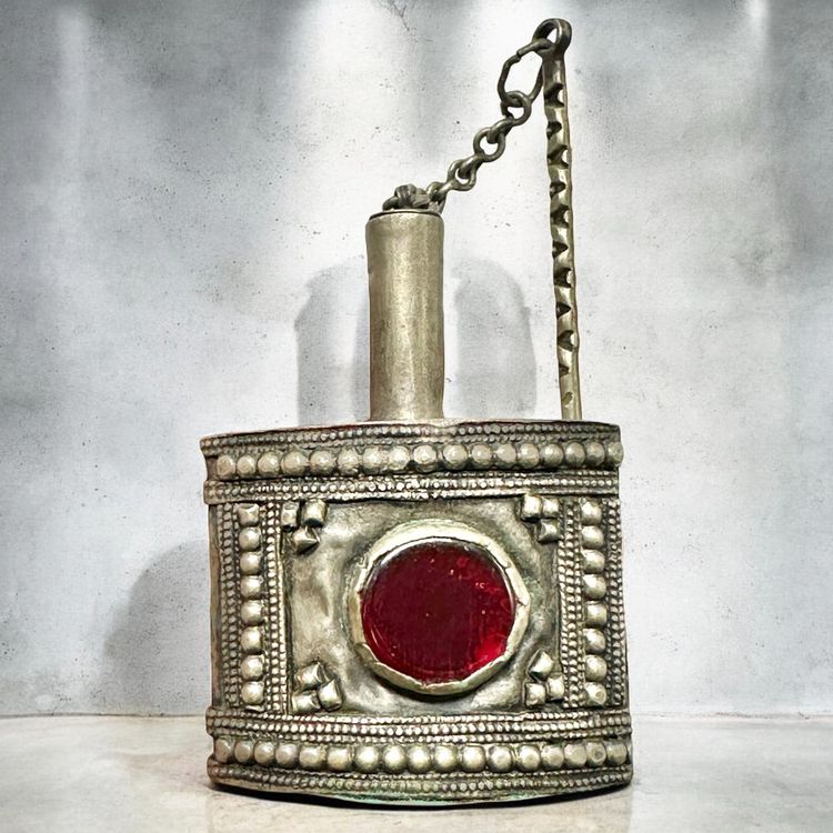 Ancien flacon à parfum KHÔL en argent berbère (D'occasion) à Morges ...