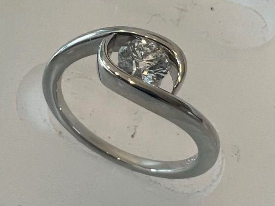 Verlobungs Solitär 950 Platin mit 1 Bri. | Kaufen auf Ricardo