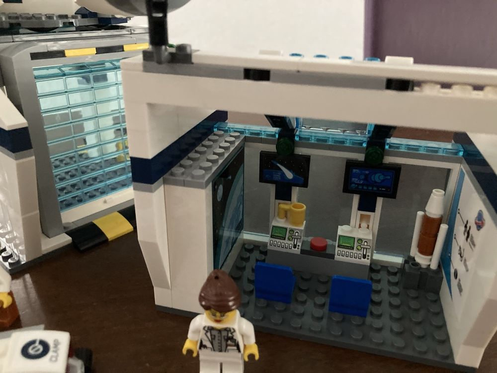 Lego Nasa Weltraum Station 60351 Space Shuttle Rakete Figur (Gebraucht ...