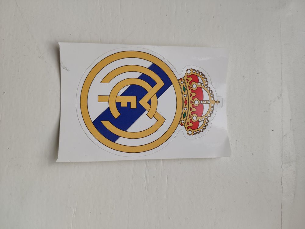 Real Madrid sticker (Neu und originalverpackt) in Tafers für CHF 5 ...