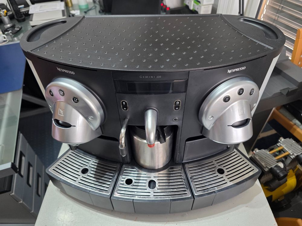 NESPRESSO GEMINI CS220 CS223 Typ 734 in gepflegtem Zustand (Gebraucht ...