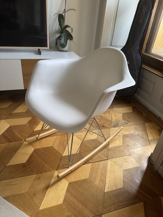 Rocking chair (D'occasion) à NEUCHATEL pour CHF 80 – retrait uniquement ...