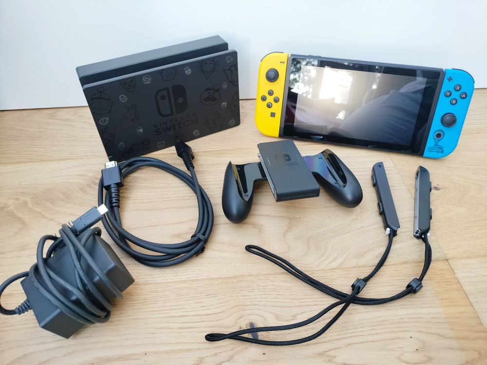 Nintendo Switch Fortnite Edition mit allem Zubehör ab 1.- (Gebraucht ...