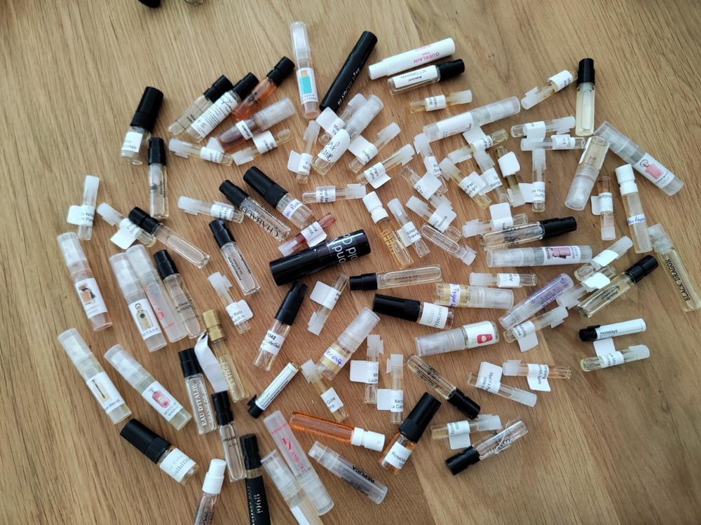 90 perfume samples! Mostly Niche, some Middle Eastern (Gebraucht) in ...