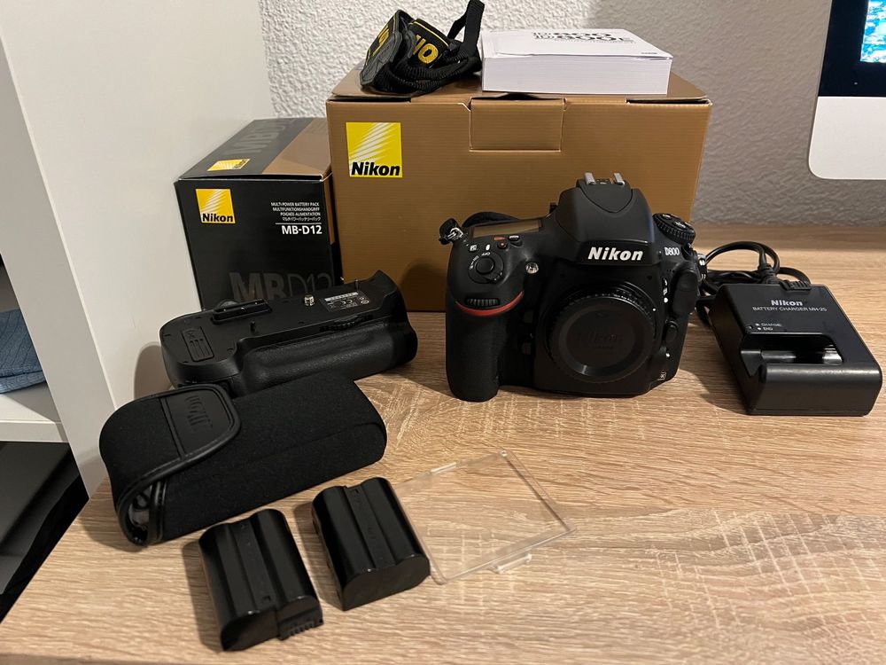 Nikon D800 mit Battery Grip & Zubehör | Kaufen auf Ricardo