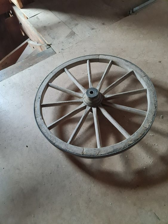 Zwei Wagenräder aus Holz | Kaufen auf Ricardo