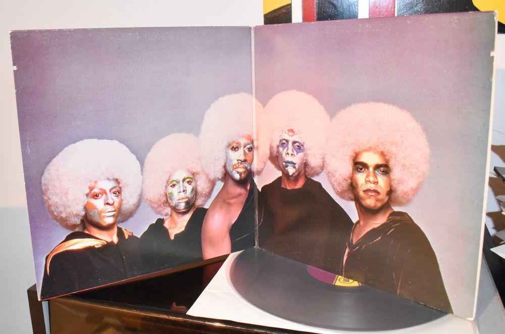 The Undisputed Truth – Cosmic Truth US LP 1975 VG++/VG++ gut | Kaufen ...