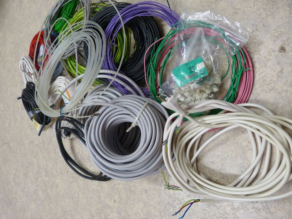 Installationsdrähte, 230V Kabel, Einzugsband und Brieden (Gebraucht) in ...