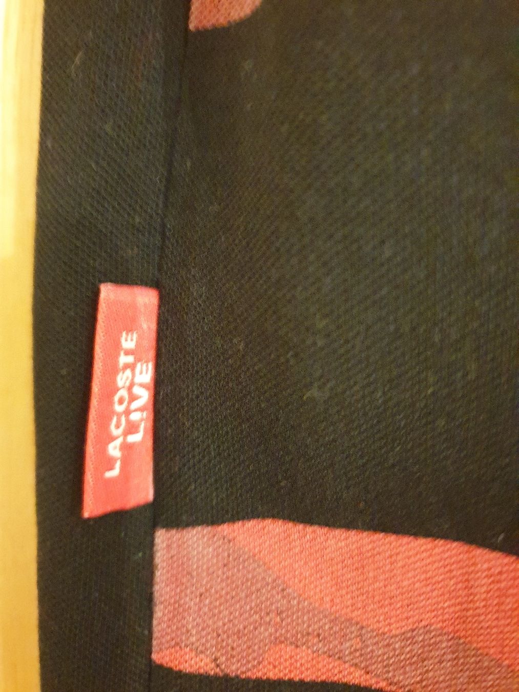 Polo Lacoste Live, XS, rayé noir/rouge, coton, très bon état (D ...
