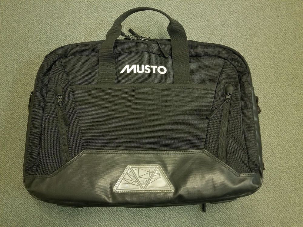 MUSTO Notebook Tasche viele Fächer neuw. | Kaufen auf Ricardo