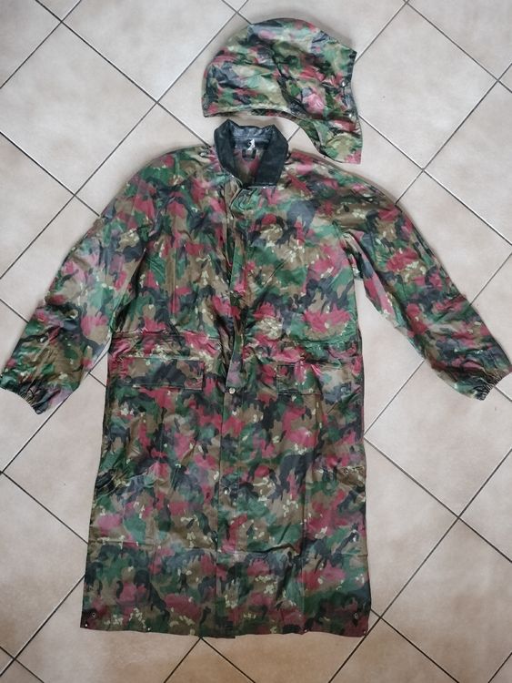 Schweizer Armee Militär Tarn Regenschutz mit Kapuze (Gebraucht) in Schwanden Sigrisw für CHF 20 ...