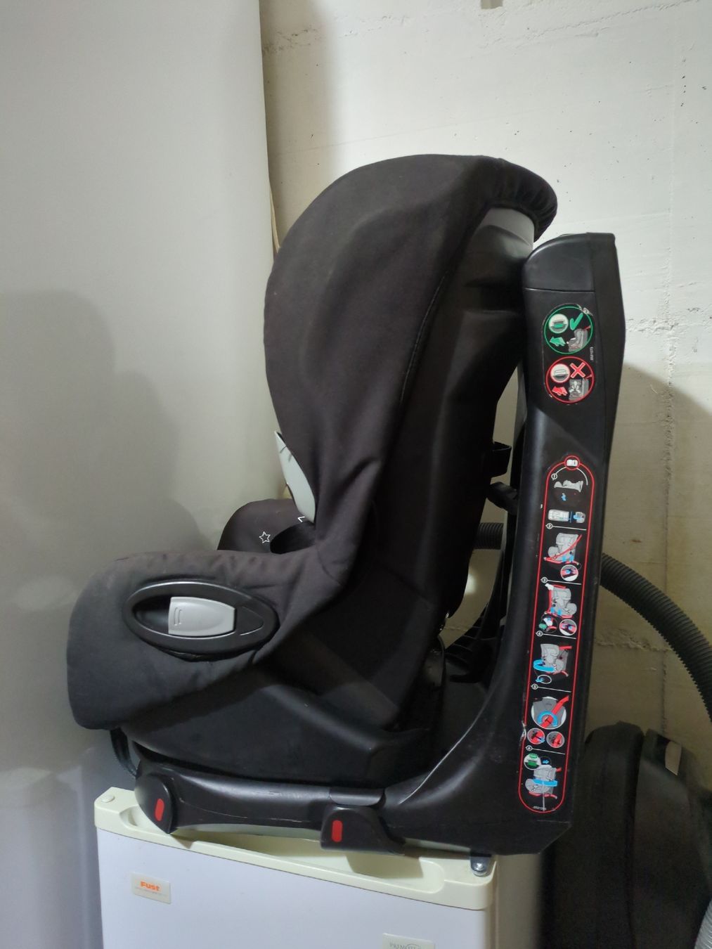 Siège auto Bébé Confort Axiss pivotant - Sécurité (D'occasion) à Corminboeuf pour CHF 40 ...