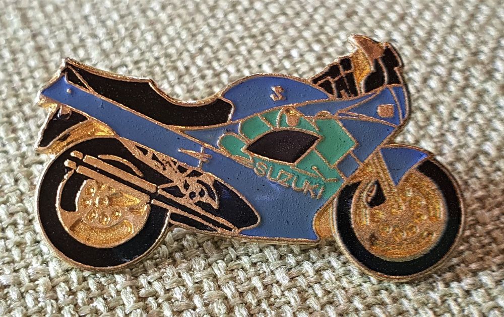 C904 - Pin Suzuki Motorrad (Gebraucht) in Reinach BL für CHF 1 – mit ...