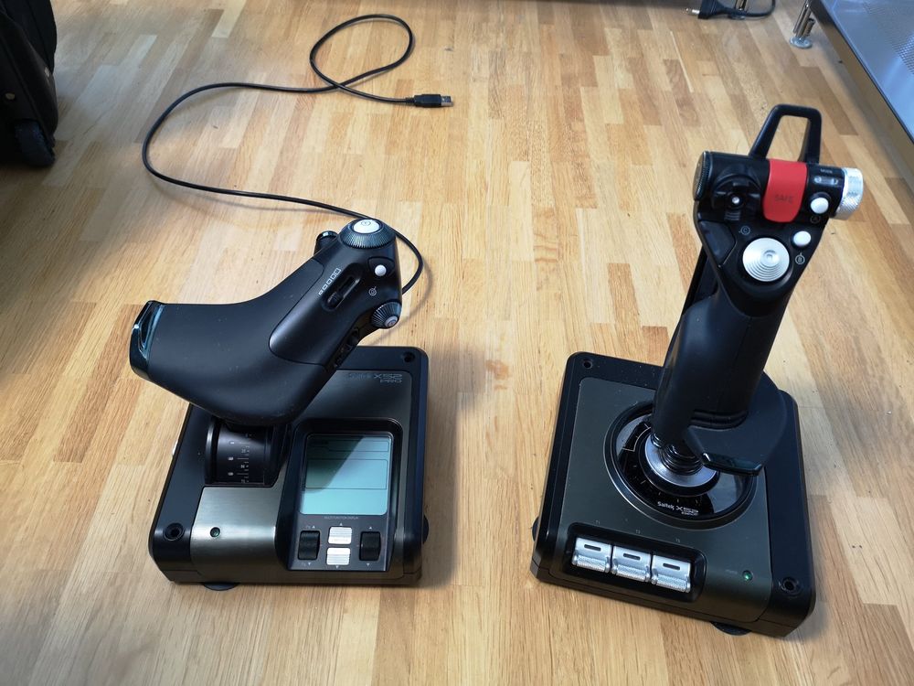 Saitek X52 PRO Professional H.O.T.A.S Joystick | Kaufen auf Ricardo
