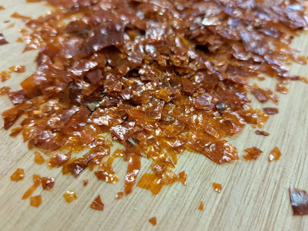 Schellack in Schuppen Blätterschellack (Neu (gemäss Beschreibung)) in ...