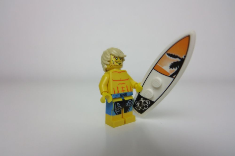 LEGO Minifigur Surfer mit Surfbrett | Kaufen auf Ricardo