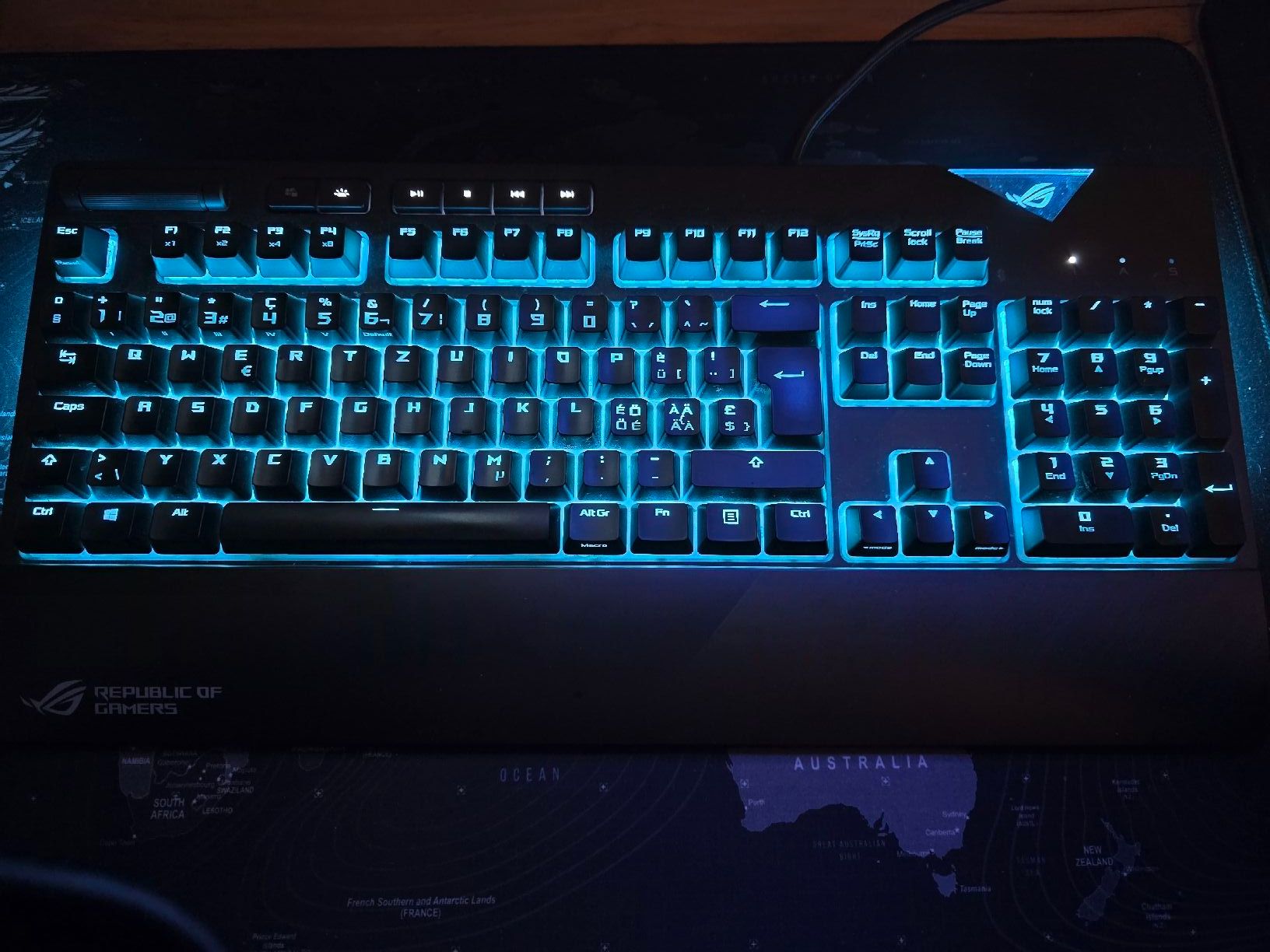 ASUS ROG Strix Flare (USB, Schweiz, Kabel) (Gebraucht) in Root für CHF ...