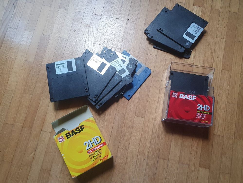 Disketten 3.5" 1.44 MB 2 Boxen mit 10 Stück (Gebraucht) in Schliern b ...