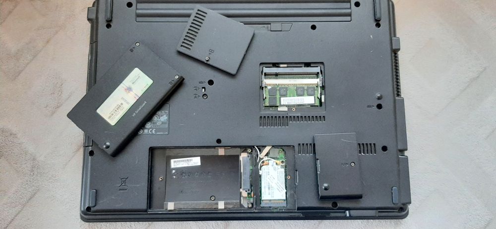 HP COMPAQ 6820S 17 Zoll Display Für teile Bastler Angebot (Defekt) in ...