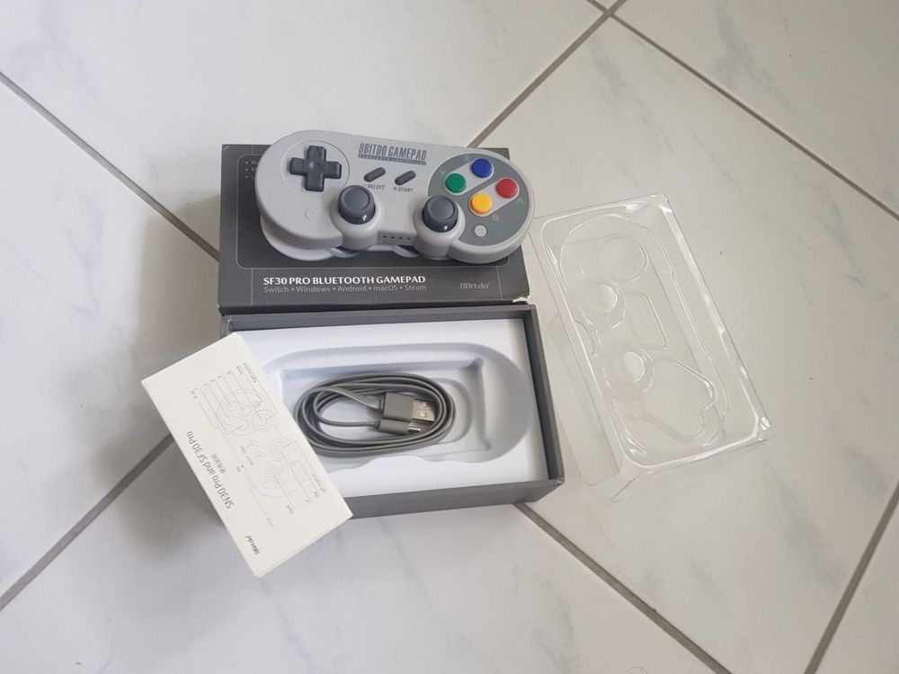 8BitDo SF30 Pro Bluetooth Controller | Kaufen auf Ricardo