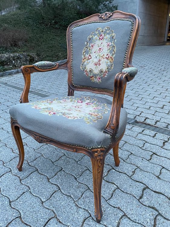 Antike Barock Stühle mit Gobelin Stickerei (Gebraucht) in Buchs SG für CHF 150 – nur Abholung ...