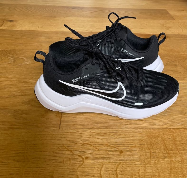 NIKE RUNNING (Gebraucht) in Thun für CHF 55 – mit Lieferung auf Ricardo ...