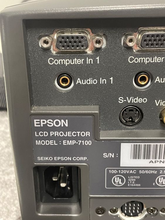 EPSON LCD PROJECTOR MODEL : EMP-7100 Mit Original Koffer (Gebraucht) in ...
